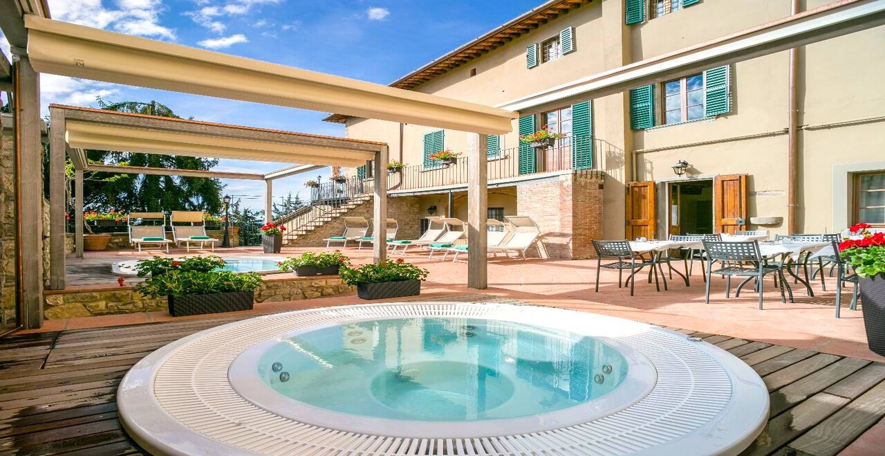 Choose Palazzo Leopoldo, palace hotel in Tuscany