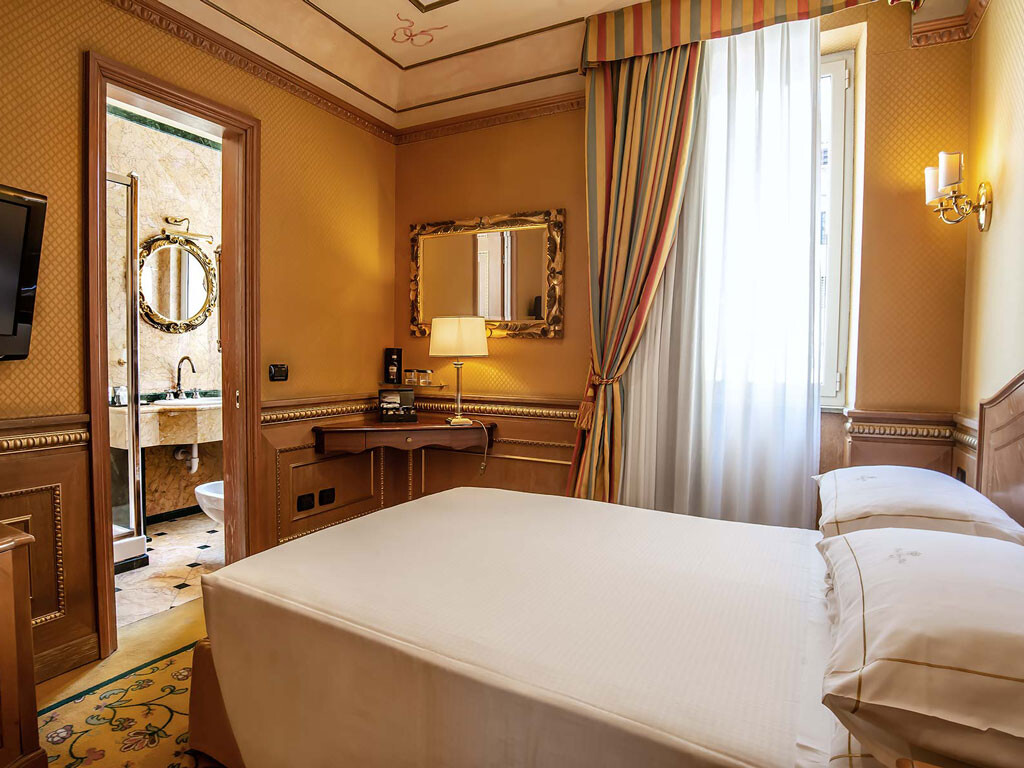 Visit the Gallery of River Hotel Palace in the center of Rome