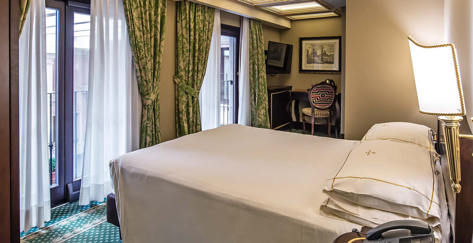 Discover the Giulio Cesare Suite of River Palace Hotel in Rome center