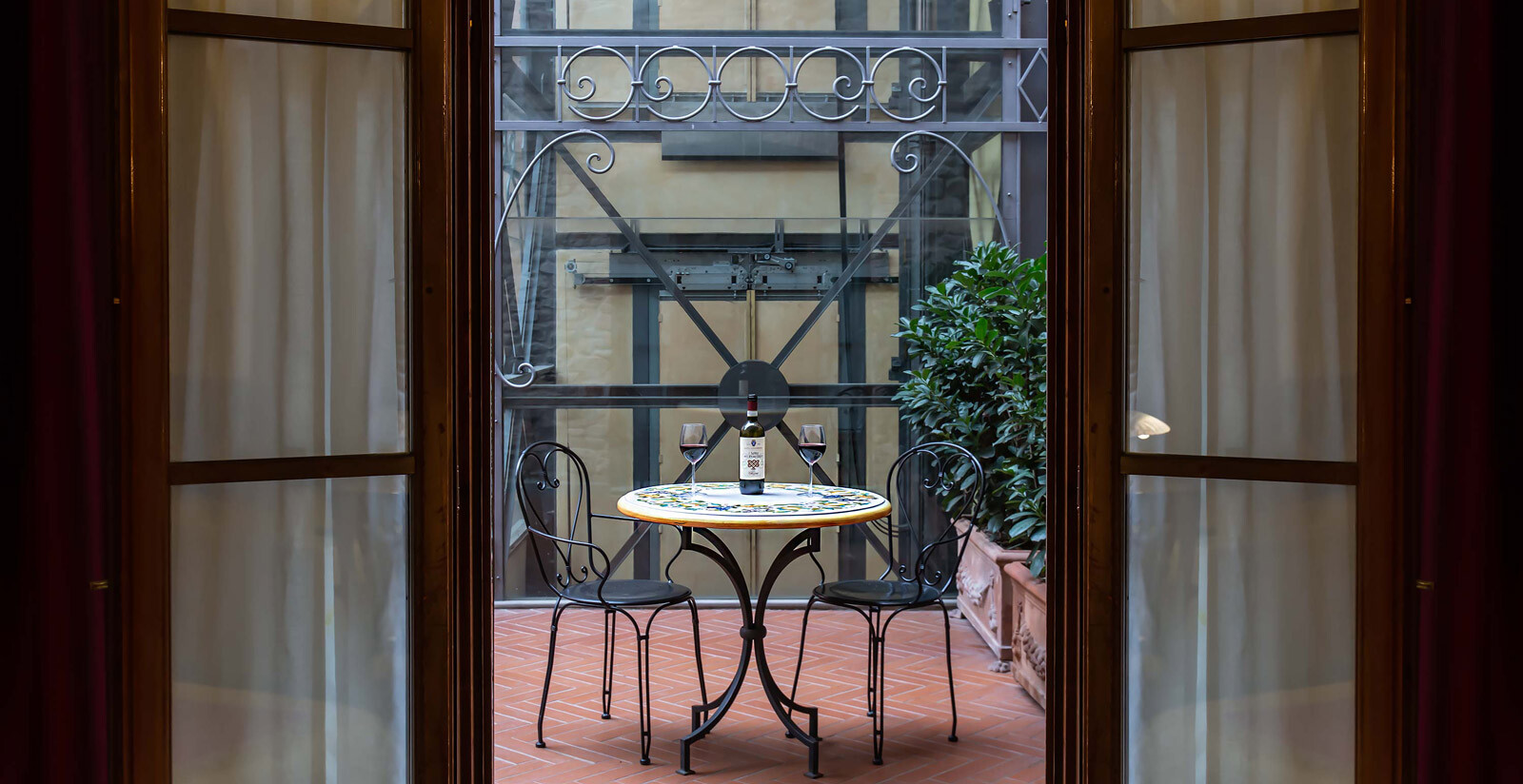 Discover all the services of Hotel Alba Palace in Florence