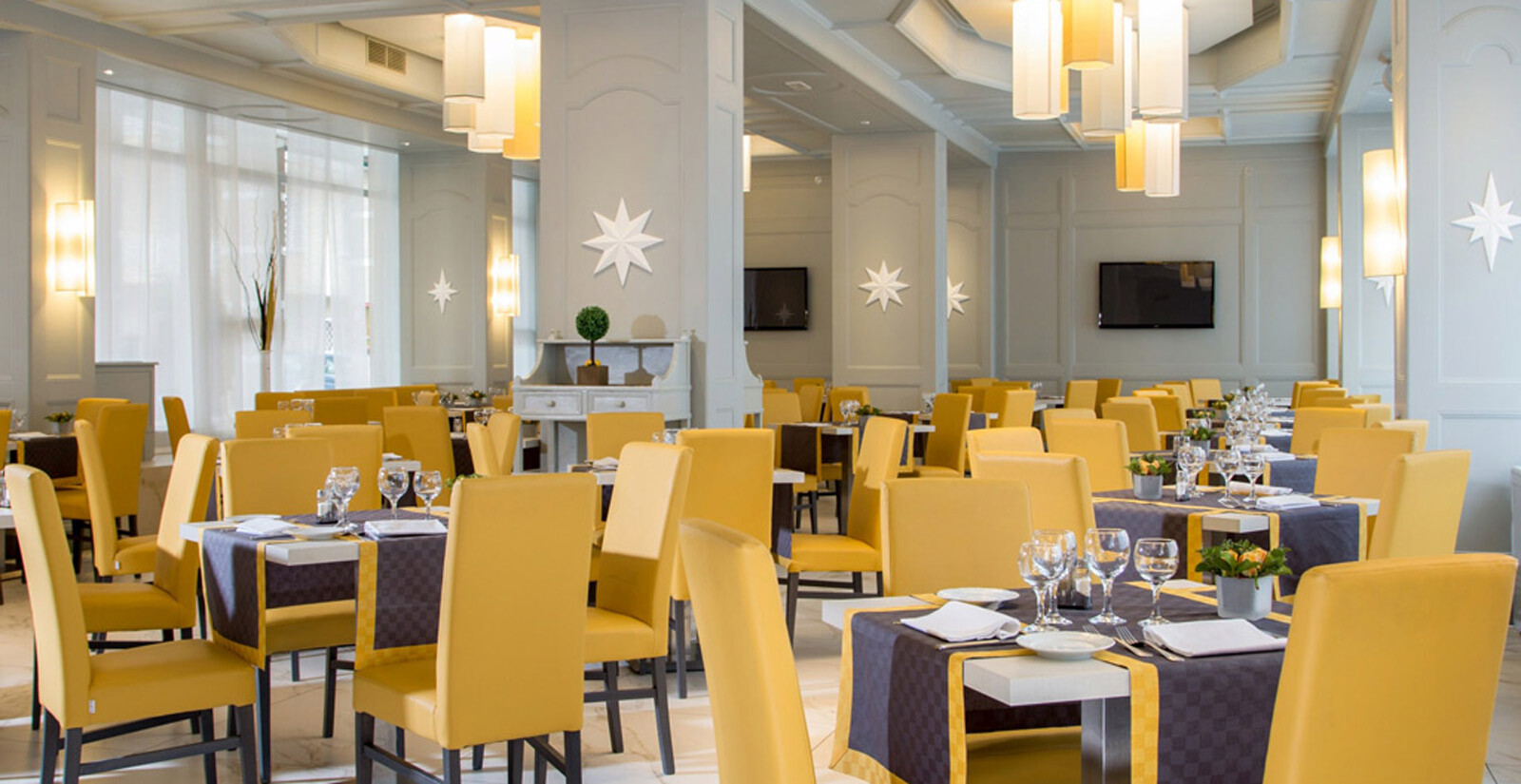 Discover the Restaurant Grays' of Grand Hotel Fleming in Rome