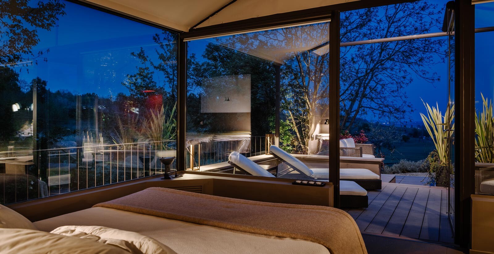 Official website Glass House & Spa in Monferrato | Book now