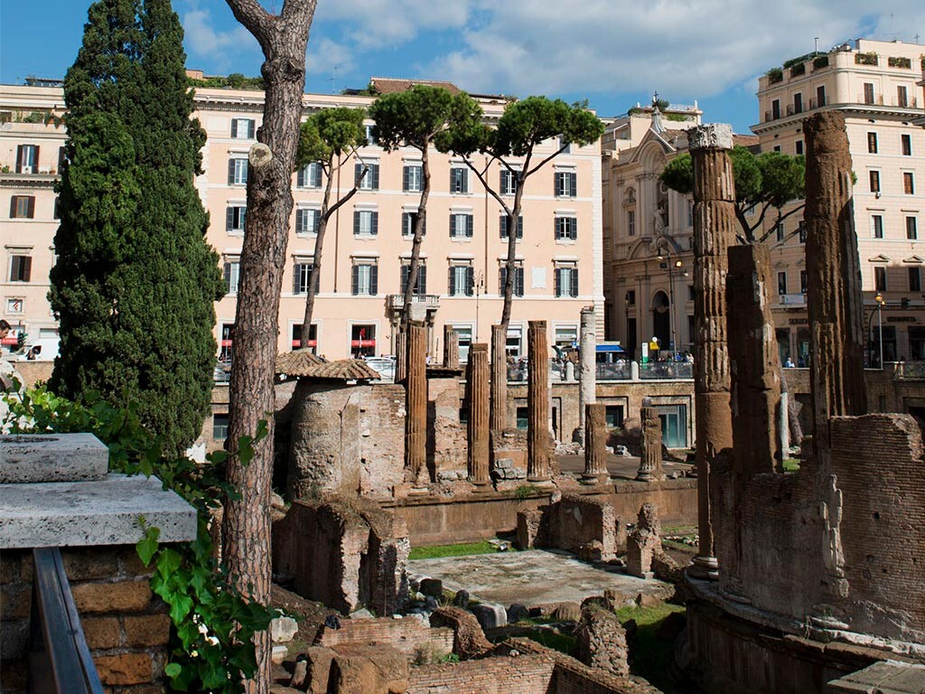 Browse Torre Argentina Relais's gallery and book in Rome